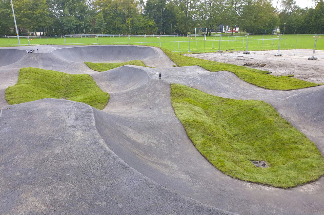 Pumptrack is opgeleverd - Vrienden Park de Meet
